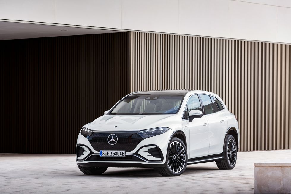 2023 Mercedes Benz Eqs Suv Starts At 105 550 And Crests 133k